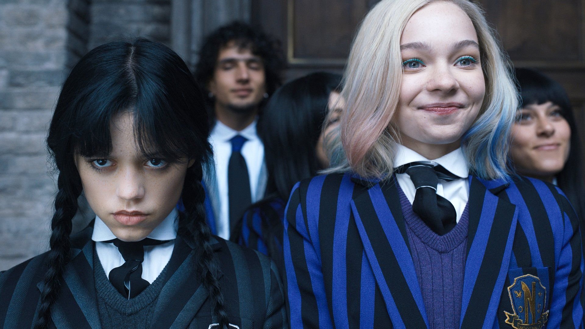 Netflix-Hit „Wednesday“: Ist euch dieses Detail bei Jenna Ortegas ...