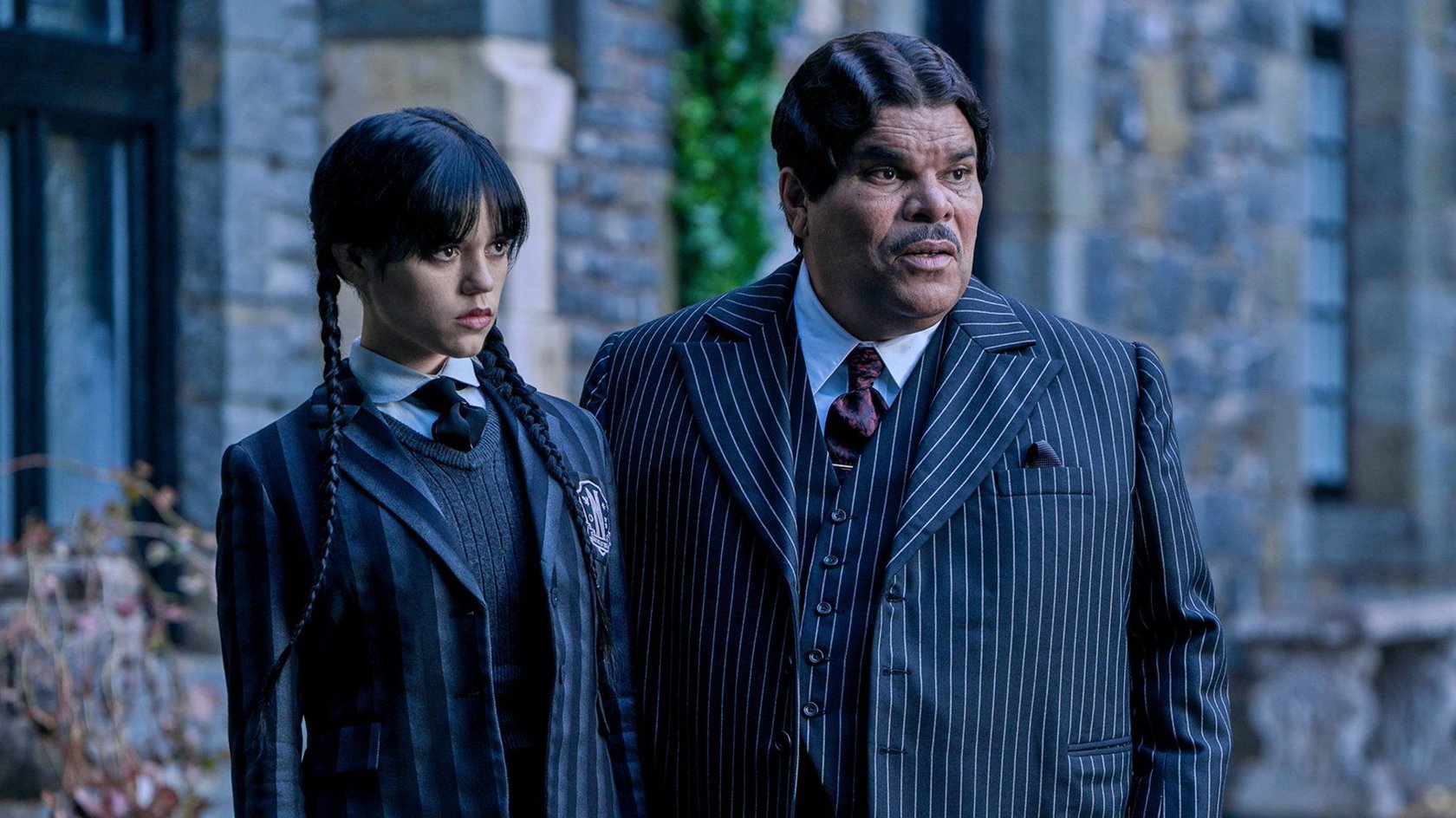 „Wednesday“: Netflix-Hit-Serie löst langjähriges Mysterium um die ...