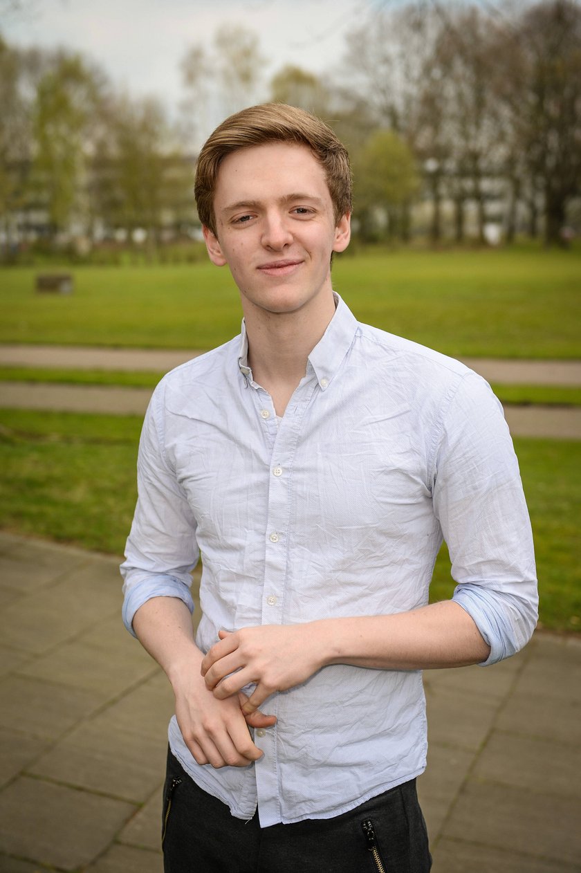 Neuzugang bei „Frühling“: Daher kennt ihr Schauspieler Timur Bartels