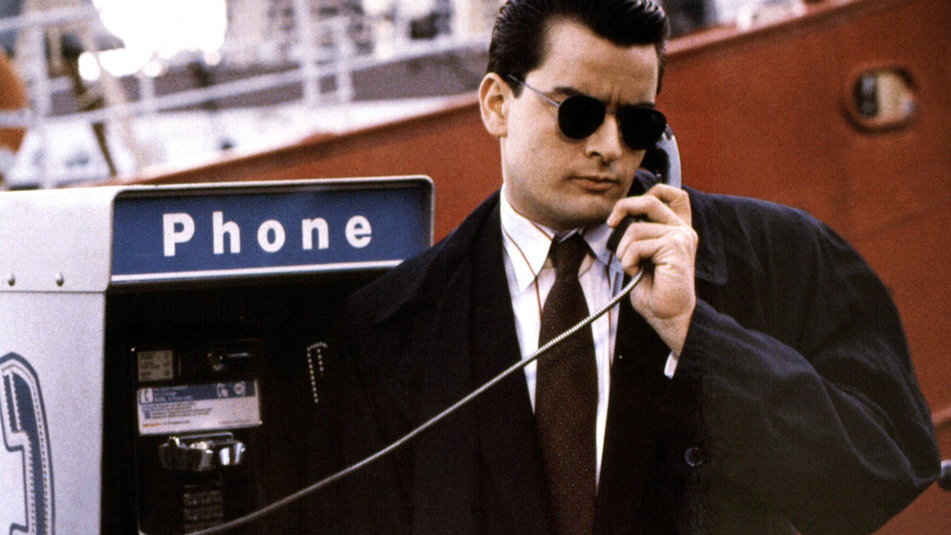 Vorwürfe gegen Charlie Sheen: Dreh zu Thriller-Hit in den 80ern soll ...