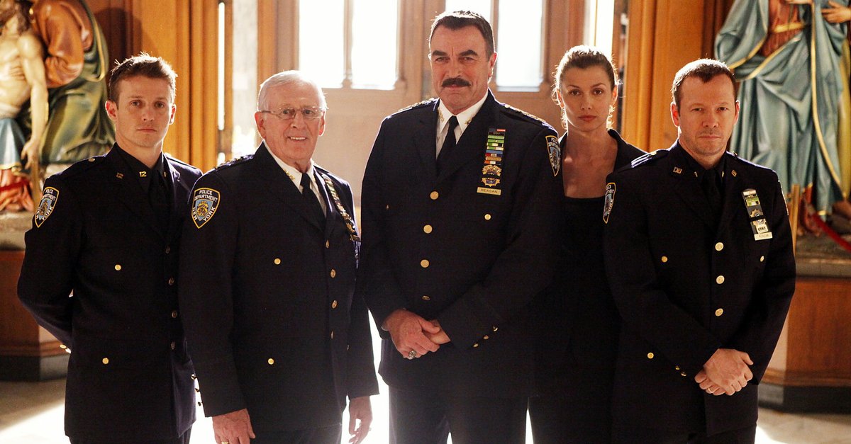 Blue Bloods - Crime Scene New York · Serie im Stream online ansehen ...