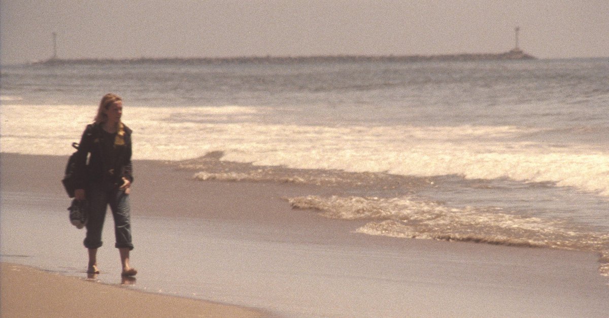 Blue Car · Film 2002 · Trailer · Kritik