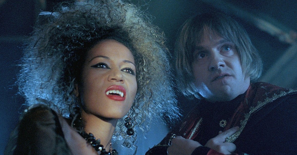 College Vampires · Film 2011 · Trailer · Kritik