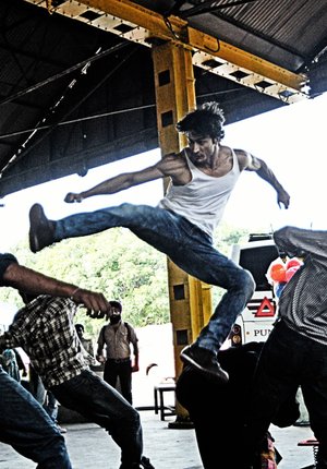 Commando · Film 2013 · Trailer · Kritik