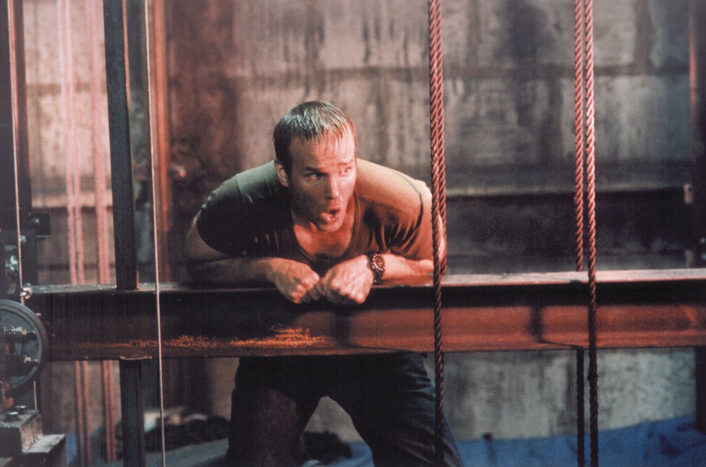 Down · Film 2002 · Trailer · Kritik