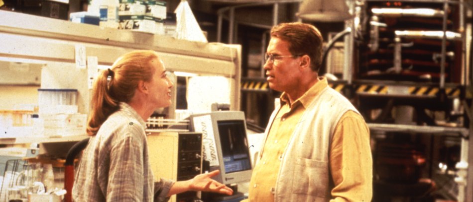 Junior · Film 1994 · Trailer · Kritik · KINO.de