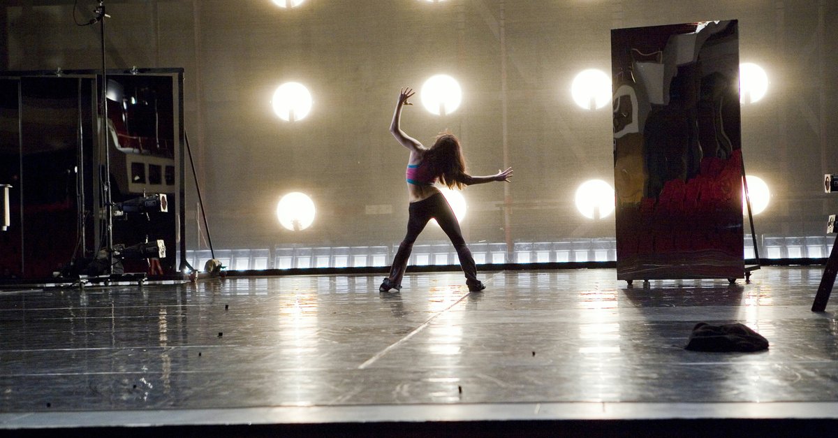 Make It Happen · Film 2009 · Trailer · Kritik