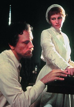 Mary Reilly · Film 1996 · Trailer · Kritik