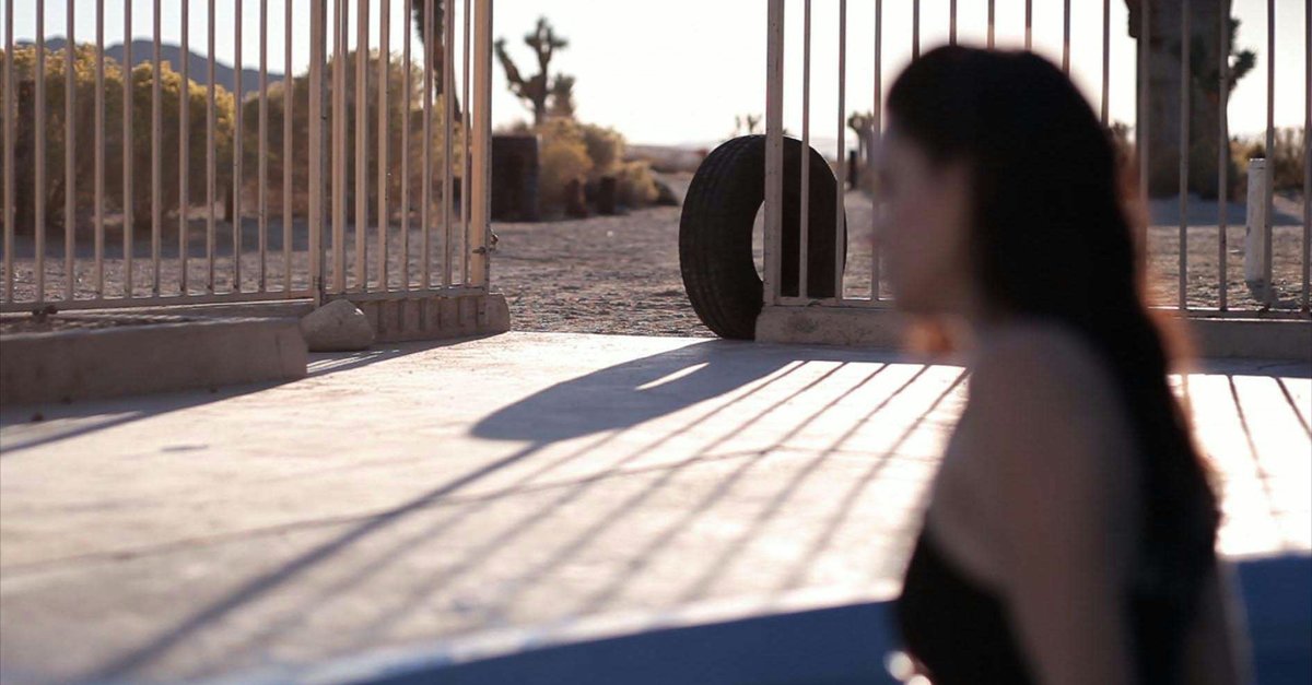 Rubber · Film 2010 · Trailer · Kritik