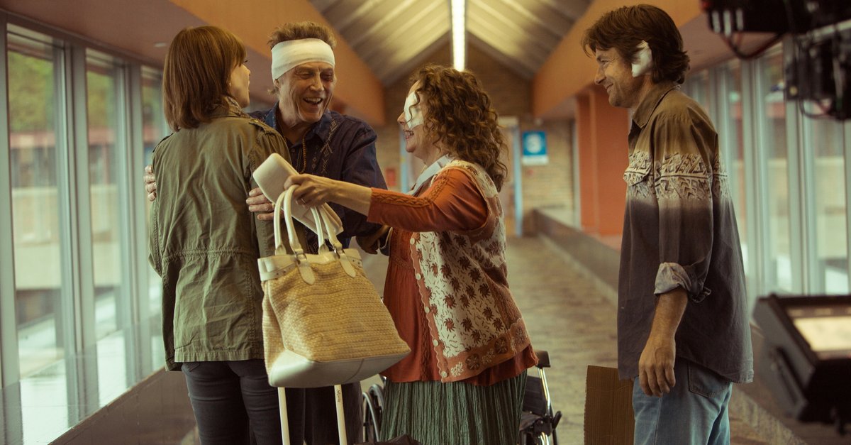 The Family Fang · Film 2015 · Trailer · Kritik