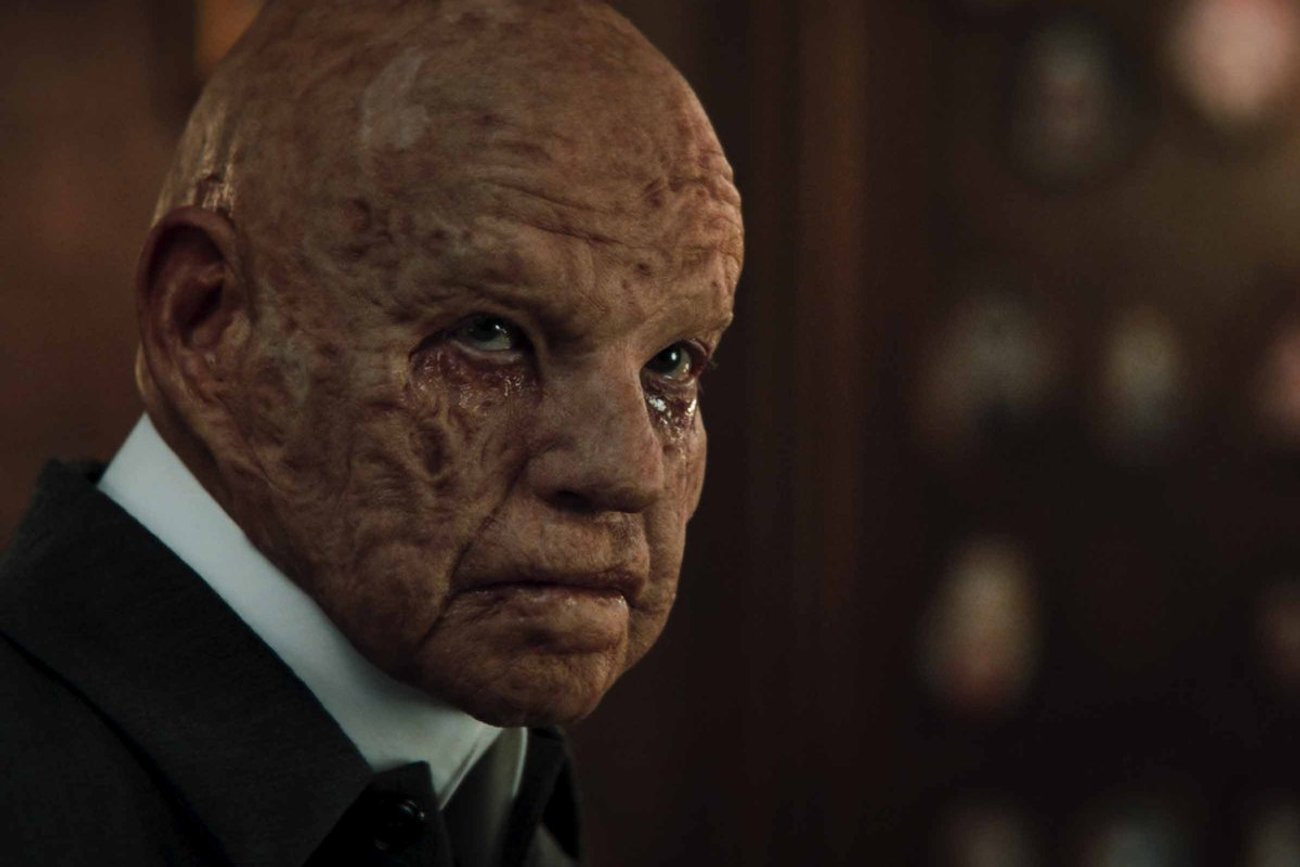 „Dark“ Besetzung: Wer spielt Adam, Claudia und die anderen in allen ...