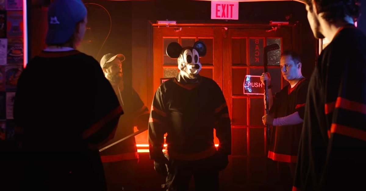 Kein Disney-Märchen: Gleich 2 neue Horrorfilme inszenieren Micky Maus ...