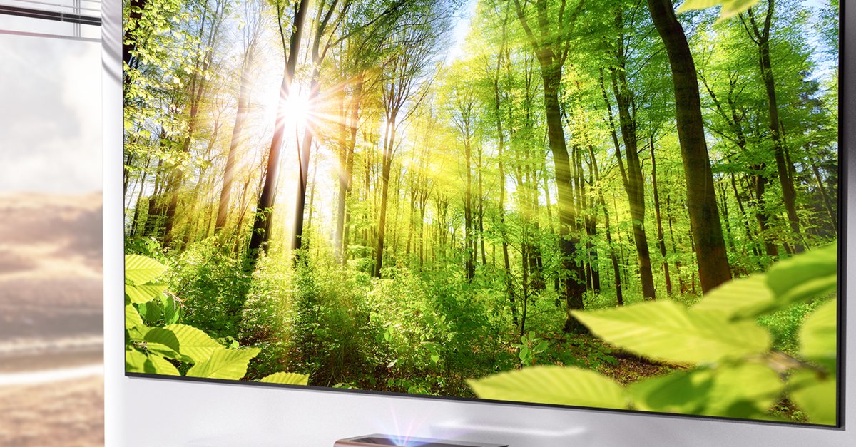 Dieser geniale 4K-Laser-Beamer hat bei mir zu Hause den Fernseher ...