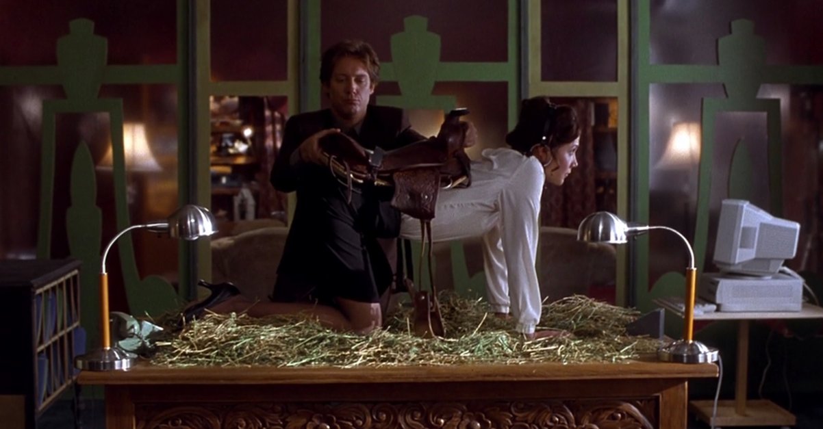 Secretary · Film 2003 · Trailer · Kritik