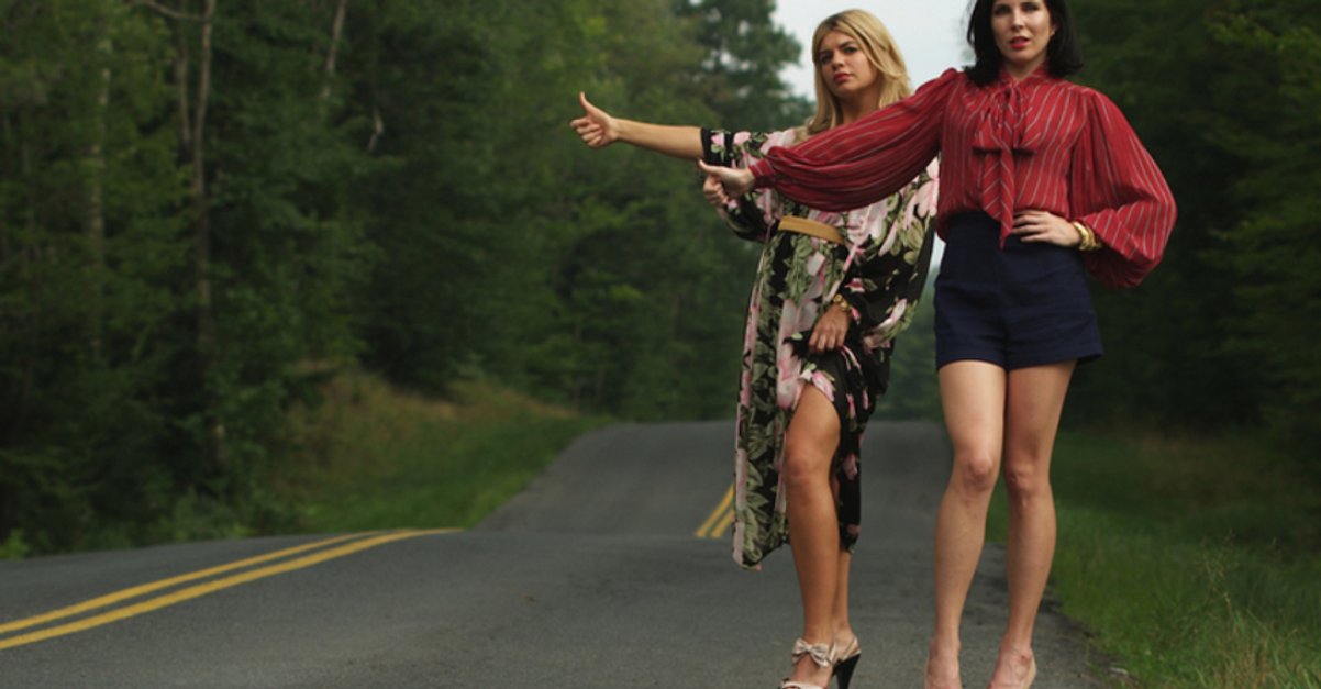 Ass Backwards · Film 2013 · Trailer · Kritik