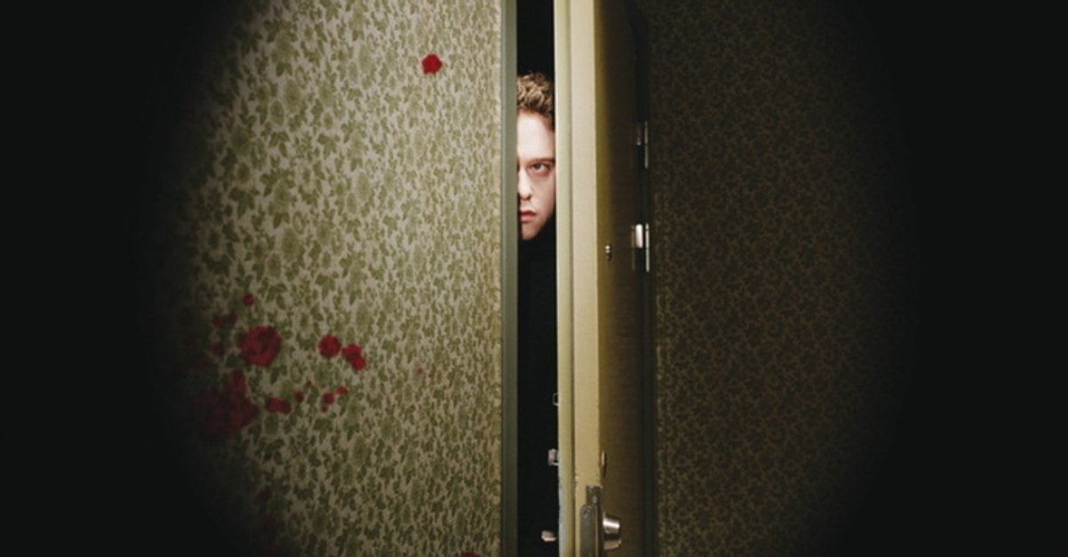 Corridor · Film 2011 · Trailer · Kritik