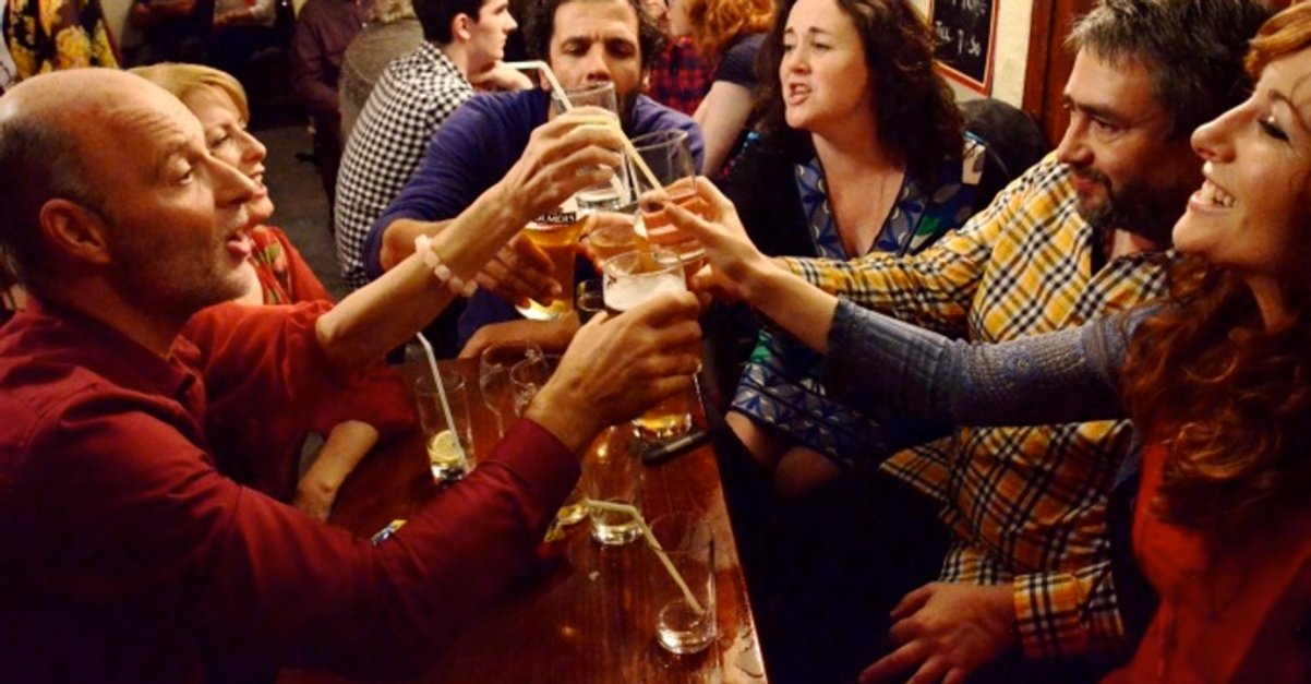 Happy Hour · Film 2015 · Trailer · Kritik