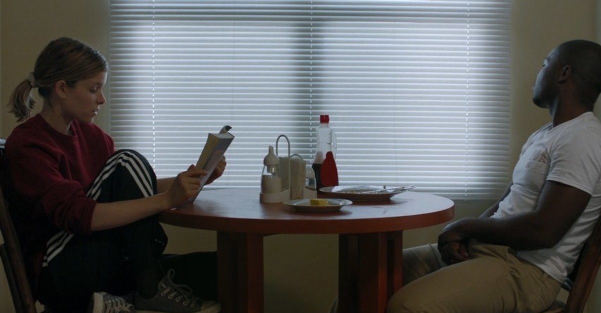 Captive · Film 2015 · Trailer · Kritik