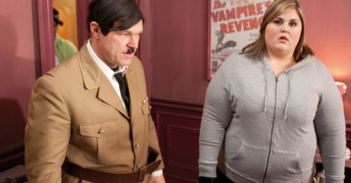 Blubberella · Film 2011 · Trailer · Kritik