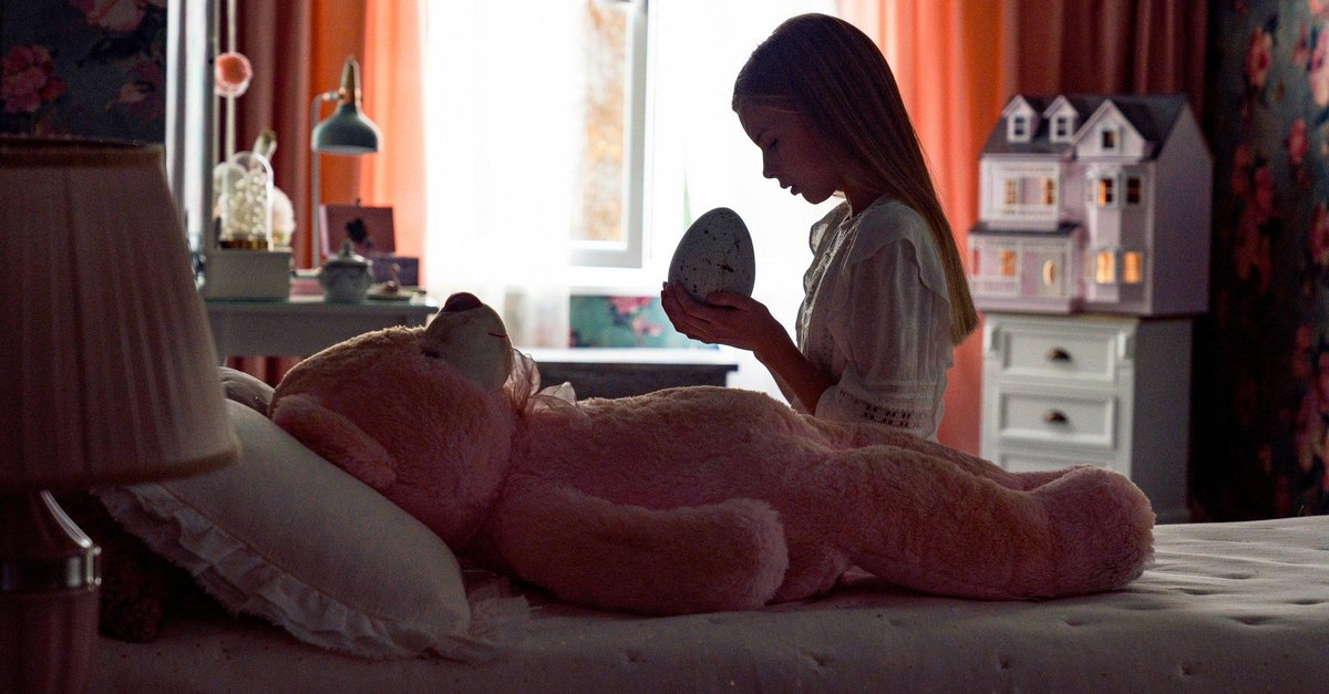 Hatching · Film 2022 · Trailer · Kritik