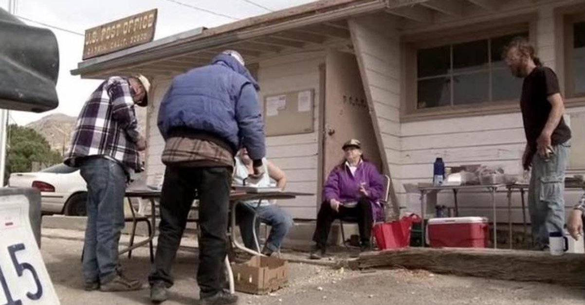 Darwin · Film 2011 · Trailer · Kritik