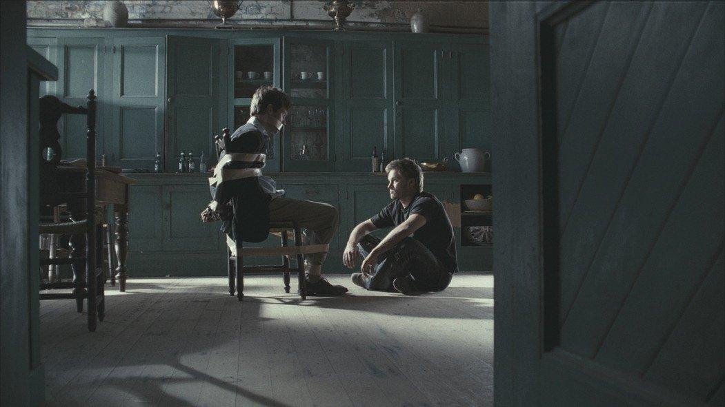 Restraint · Film 2008 · Trailer · Kritik