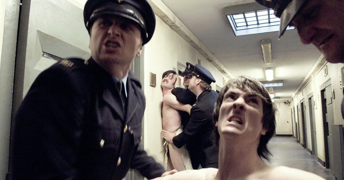 Hunger · Film 2009 · Trailer · Kritik