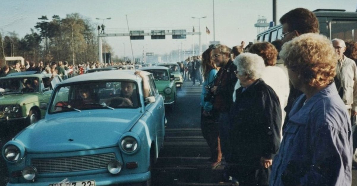 Population: 2 · Film 2012 · Trailer · Kritik