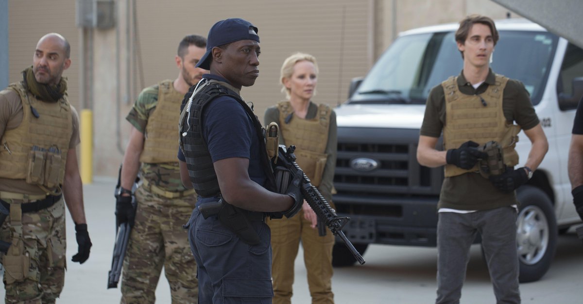 Armed Response · Film 2017 · Trailer · Kritik