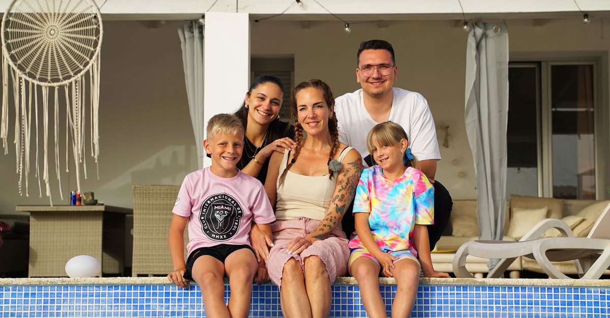 Bokep bigj.me indonesia i parked, sat in my vehicle for